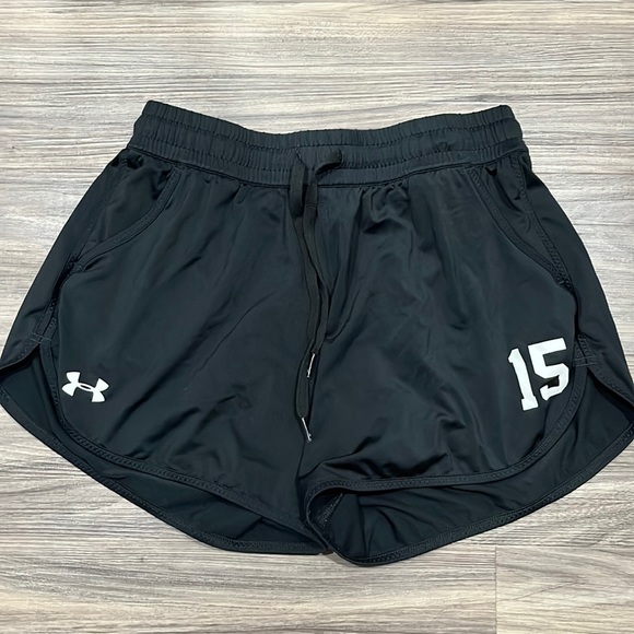 Under Armour | Shorts | 425 Sale Under Armor Black Athletic Workout ...